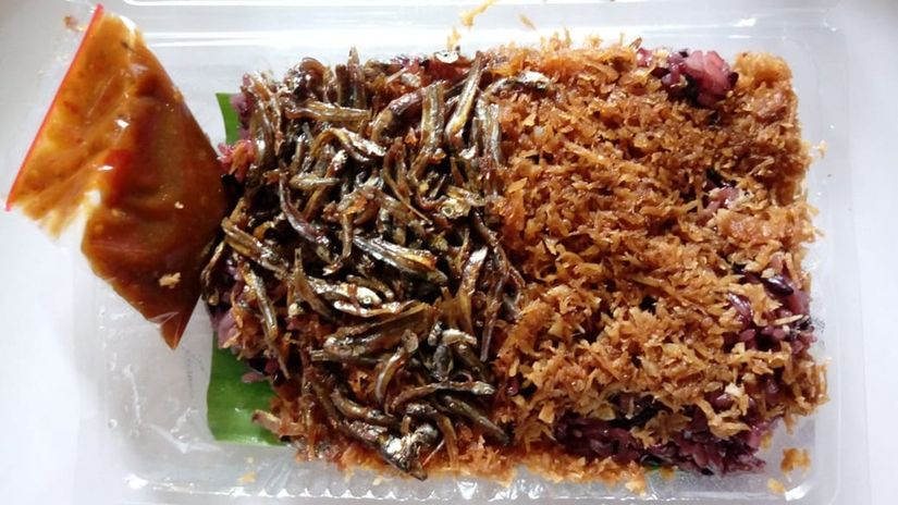 Ini Namanya Songkolo, Makanan Enak di Kota Makassar - pesenmakan.id