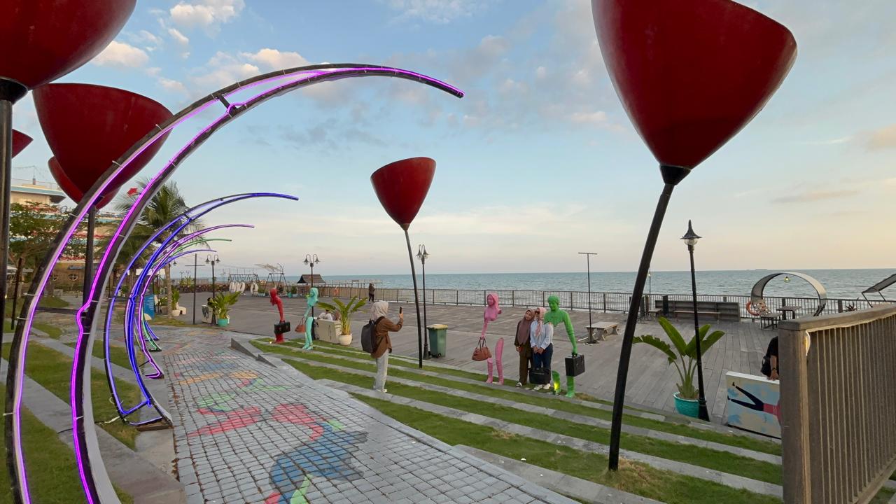 Pantai BSB Comeback! Merah Putih Fest 2025 Hadirkan Guyon Waton di ...