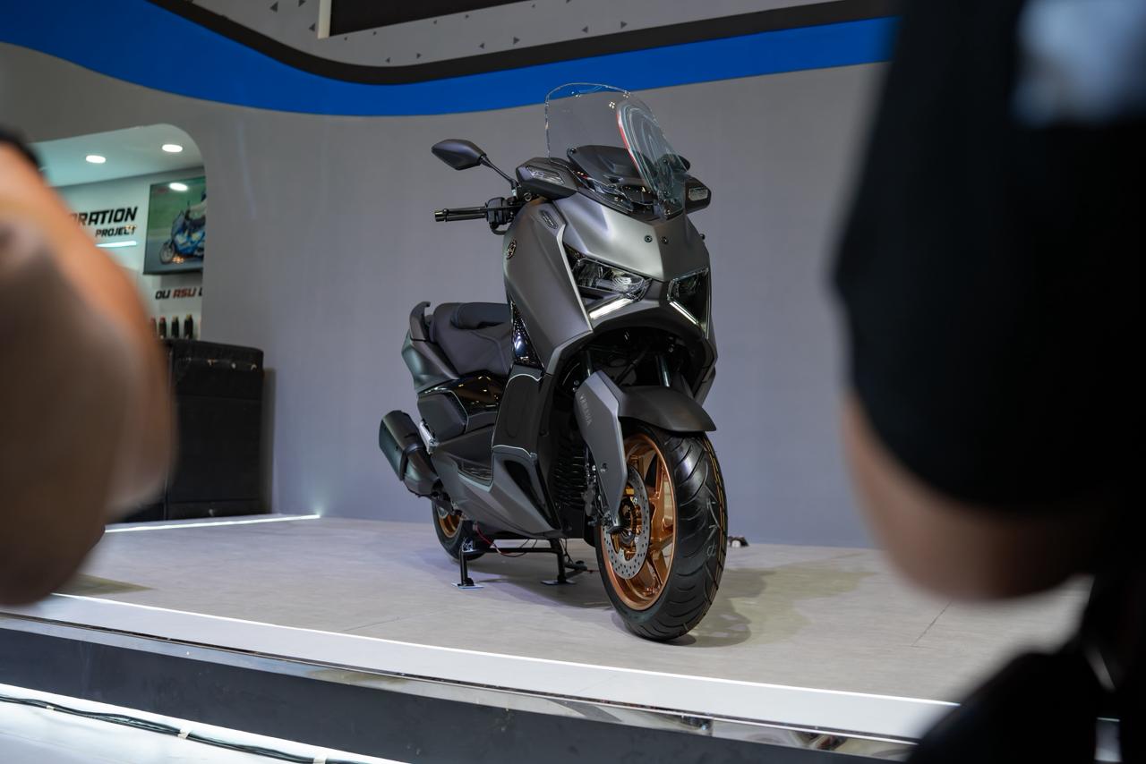 Yamaha XMAX TechMAX 2025 resmi diperkenalkan di ajang Indonesia ...