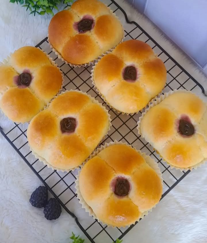 Intip Yuk Resep Roti Bunga Isi Selai Buah - wongkito.co